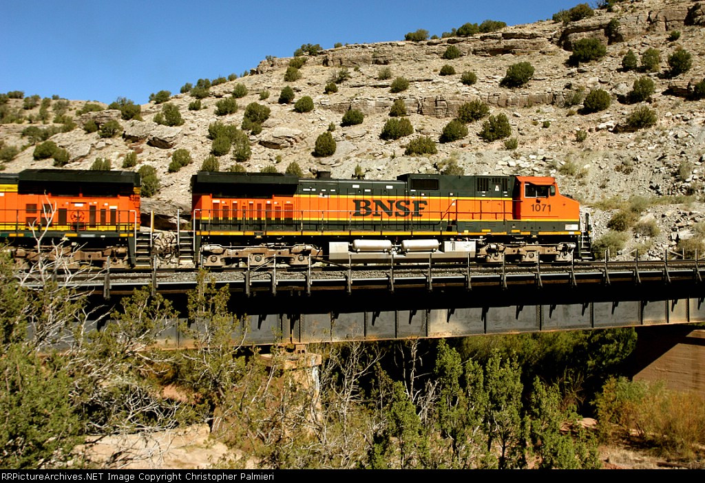 BNSF 1071